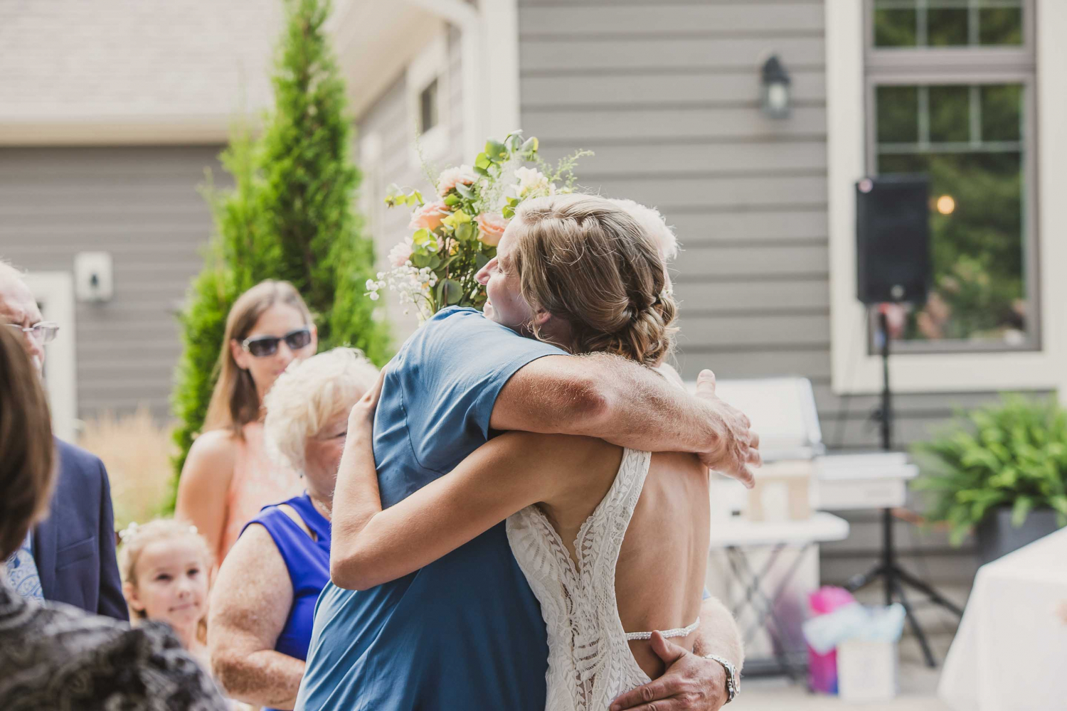 Intimate Wedding Photography in The Town Of The Blue Mountains